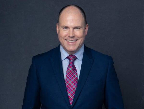 JOHN MACKAY - Univerciné britannique